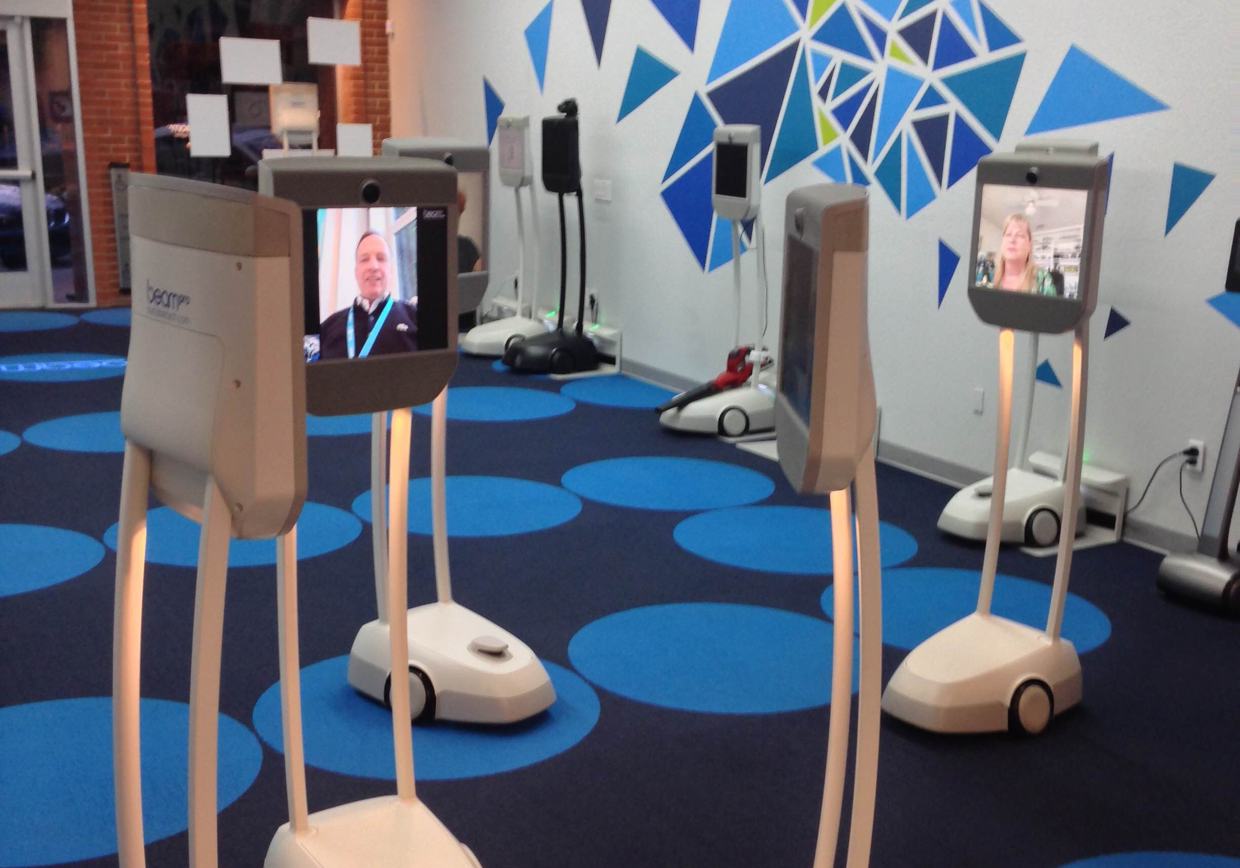 Immersion into Remote Communication: Telepresence Robots – Leadershipgarage